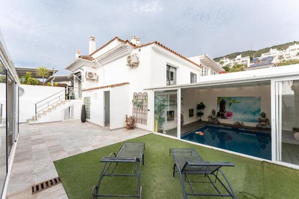 Malagasuite Private Pool Oasis - Fuengirola