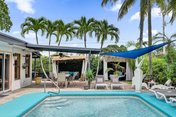 Rainbow Falls Estate For 9 - Sunrise, FL