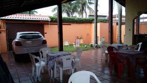 Casa A Poucos Metros Da Praia - Bertioga