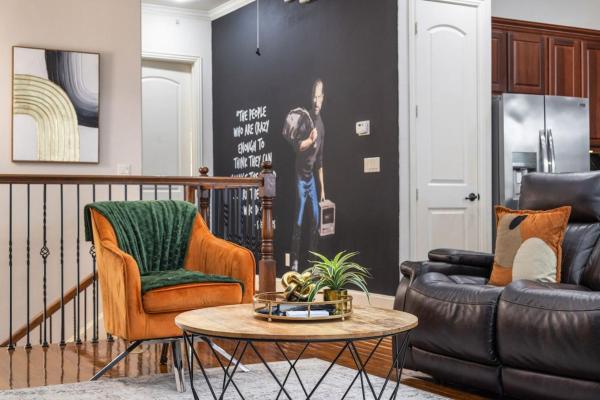 Modern Luxury Townhome In Uptown Galleria - Stafford, TX