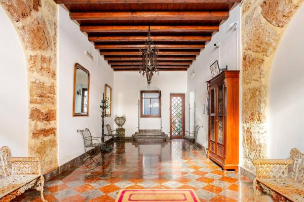 Dimora Degli Scalzi - Dive Into Palermo's History - Palermo