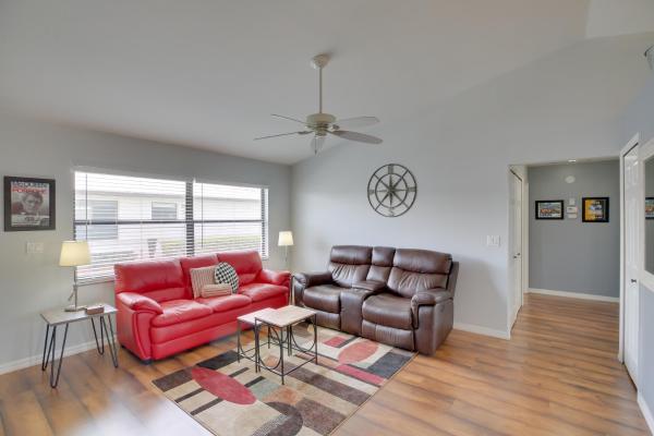 Screened Patio And Grill At Sebring Resort Community - Caribbean