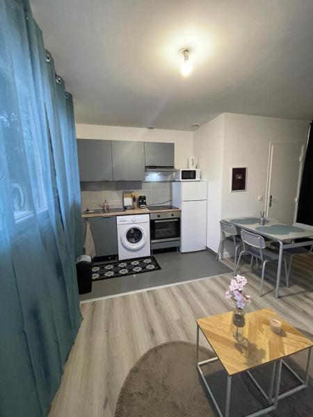 Charming Studio With Sleeping Area Near Paris Et Disneyland - Lognes