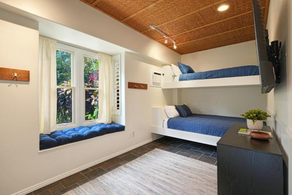 Plantation Cottage At Poipu - Kauai, HI