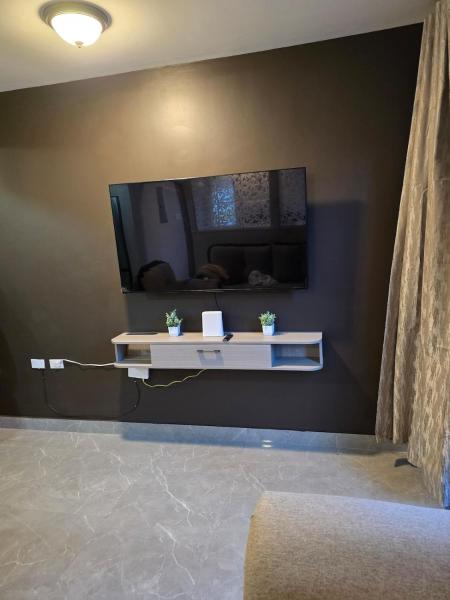 Royal's Suite 2 At The Vineyards - Jamaica