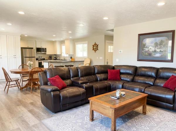 Great Family Friendly Home With Large Fenced Yard - Nampa, ID