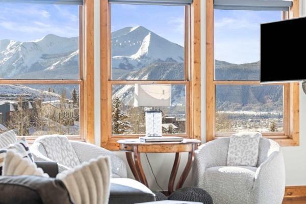 Black Bear Beauty 2 Bedrooms Huge Views Garage - Crested Butte, CO