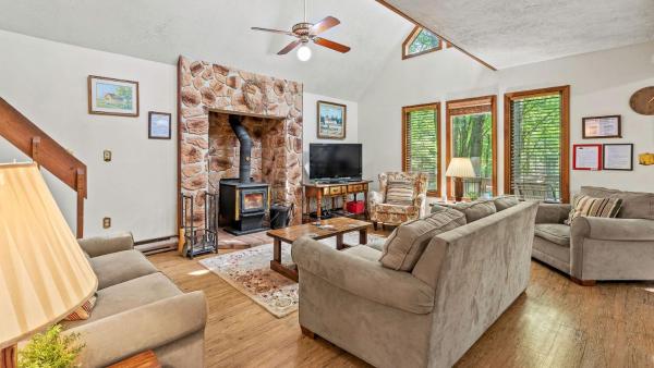 7mins To Skiing Fire Pit Game Table Lake Access Hygge Home By Avantstay - Pennsylvania