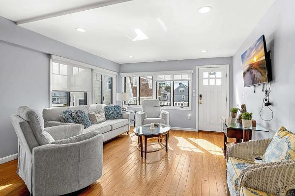 Serendipity Beach Retreat Nautical Retreat - Massachusetts