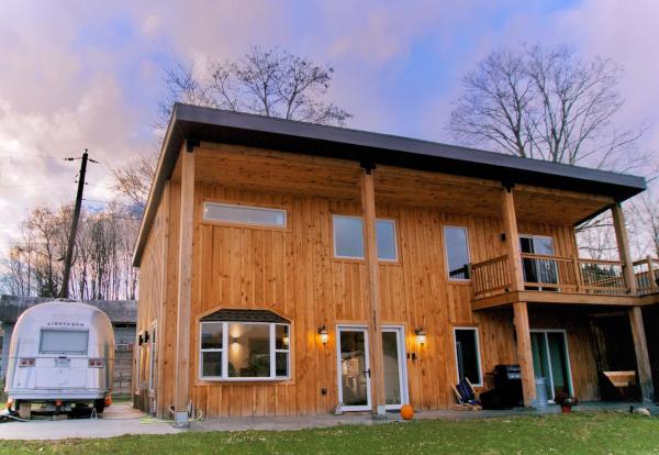 Luxury Cabin With Home Theater & Grand Piano Near Watkins Glen - Finger Lakes, NY