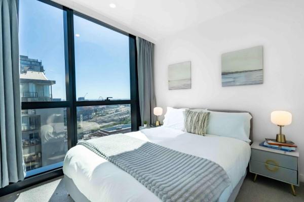 Boutique 1b2b Highrise Condo In Cbd - Kensington