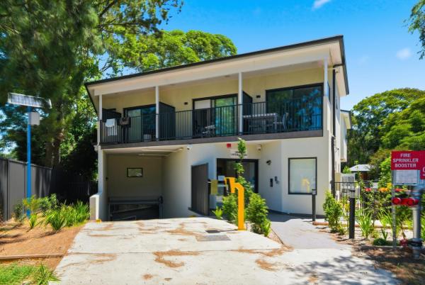 Modern Brookvale Studio Free Parking And Balcony - Narrabeen