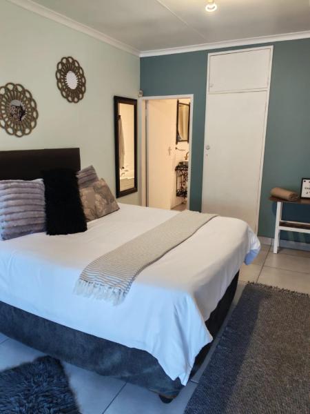 Be Our Guest Near Or Tambo International Airport 2 - Boksburg