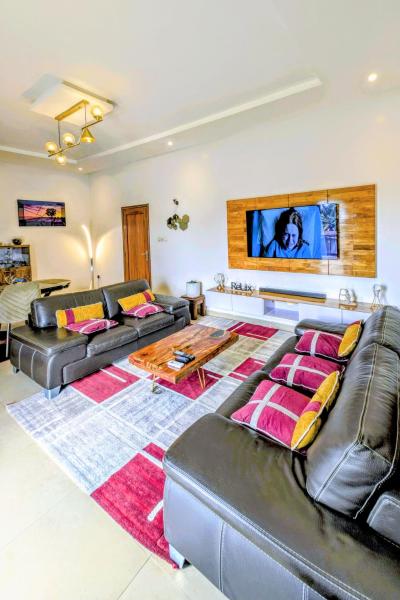 Havre, 2-bedroom Apartment, 2 Bedrooms With Terrace In Cotonou - Cotonou