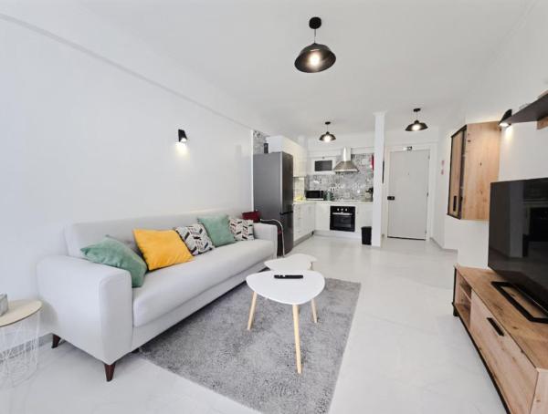 Cozy Airport Apartment - Machico