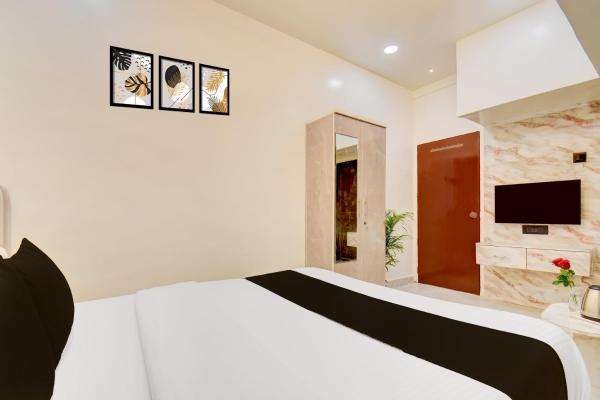 Hotel O Aundh Homtel - Pune