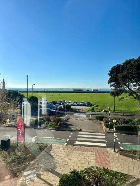 The Queens Hotel - Isle of Wight