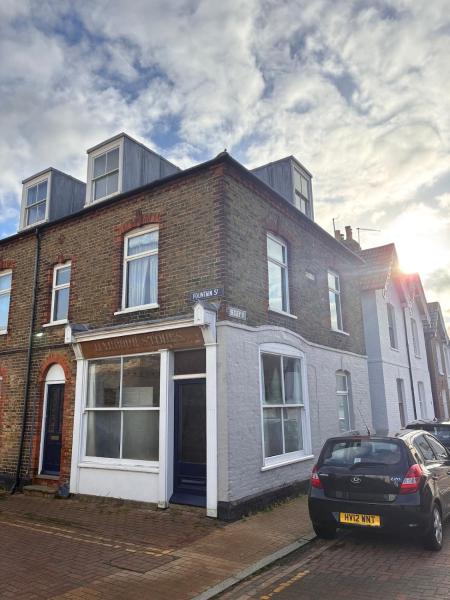 Harbourside 1 Bed Flat With Sofa Bed 30 Secs From The Sea - Whitstable