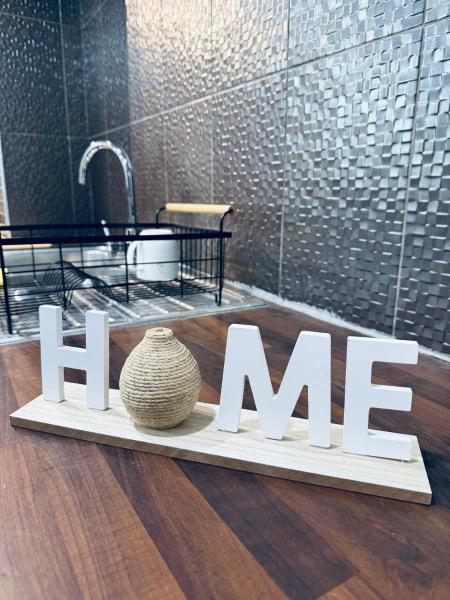 Near Station - Spacious 5-bed Home With Parking - Enfield, UK