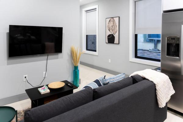 Quick Nyc Access With Free Parking Two Bedrooms Near Nyc - West New York, NJ