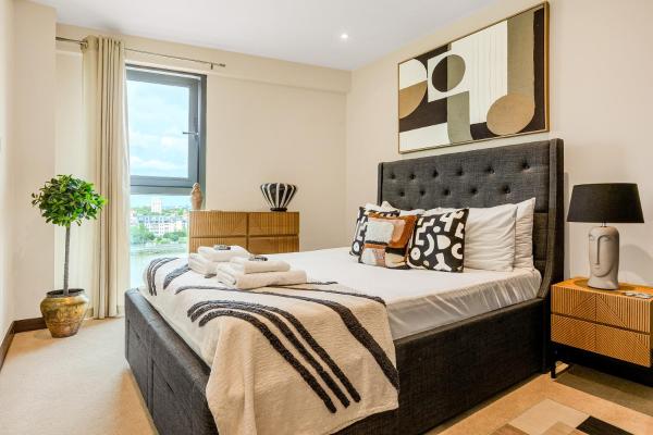 High-end Riverfront 1br Apt, Prestigious Battersea - Earl's Court