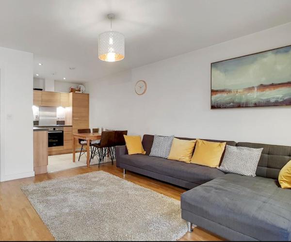 Bright 1br Near Canary Wharf Great Links - London, UK