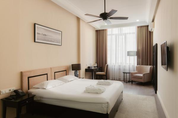 Madison Ave Hotel Bishkek - Bishkek