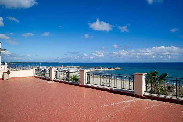 Belvedere On The Descent Seafront & Jubilee Rome - Nettuno