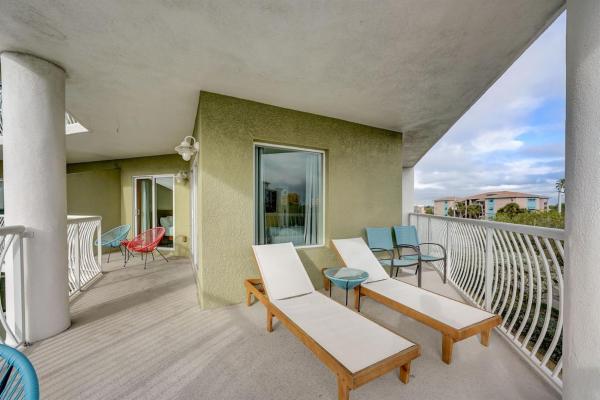 Sandbar Getaway Sun, Sand & Stress-free Stay - Treasure Island, FL