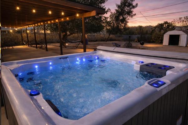 Skyview Stargazing Retreat With Hot Tub - California