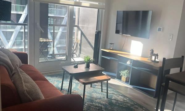 Sleep 2 Guests Cozy Couch - Port Hope