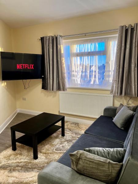 Cozy Luxurious Flat Near Lhr - Aéroport de Londres Heathrow (LHR)