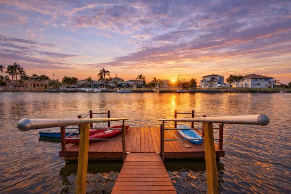 Waterfront Canal Hot Tub - Hernando Beach, Florida