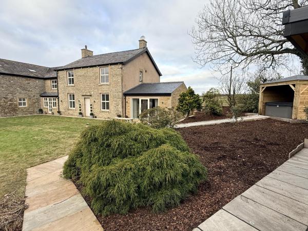 The Farm House - Settle