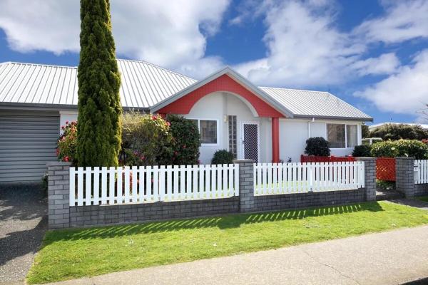 Cosy Parkside Retreat - Hastings, New Zealand