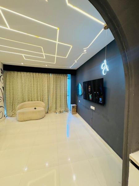 Cozzyy Suites - Noida