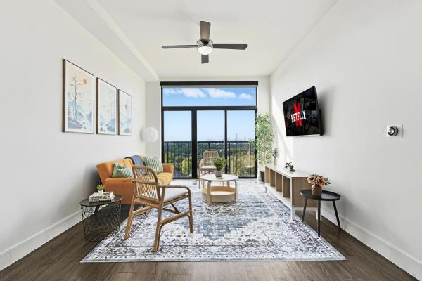 Skyline Luxe - Garage, Pool & Gym - Stafford, TX