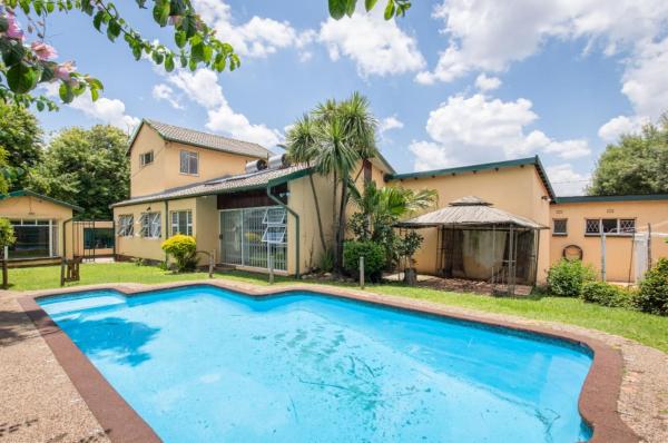 Blairgowrie Nest Cozy Pool Home - Johannesburg