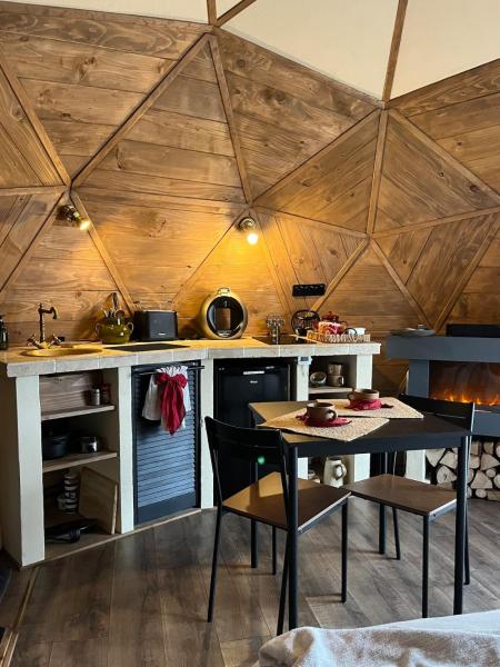 Nuit Insolite Dans Un Dôme - Ussel