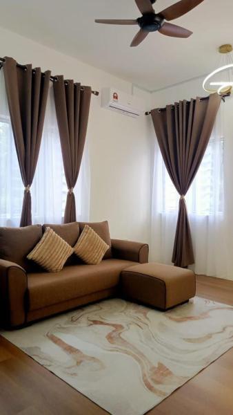 Risfeena Home - Sekinchan