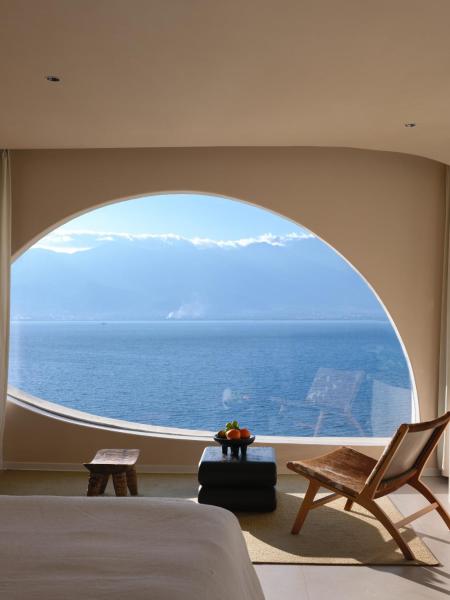 Sanjian Twilight Diary Seaview Hotel - Dali