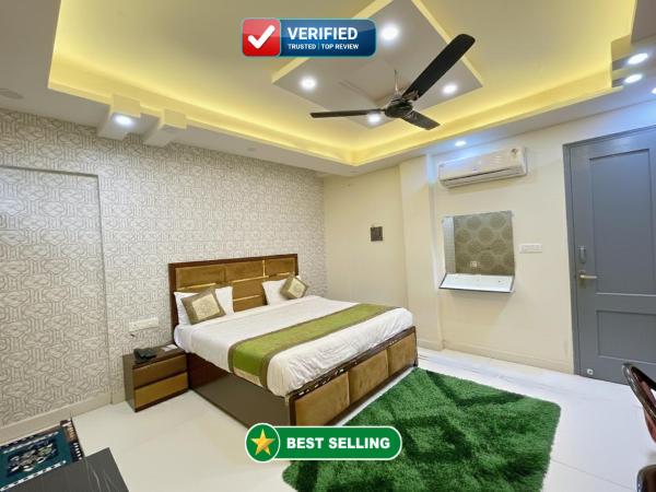 Swimming Pool Hotel Varanasi - Shivee - Near Kashi Vishwanath Temple And Ganga Ghat, Wifi - Parking - Room Service - Fully Air Conditioning Rooms - Best Family Hotel In Varanasi - Varanasi
