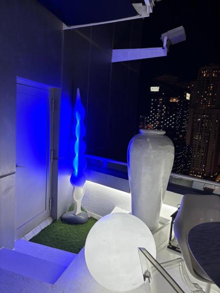 Full Sea View Vip Room At Marina - Dubai