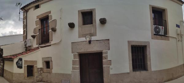 Albergue Turístico "San Blas" De Oliva De Plasencia - España