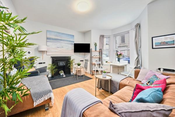 Princess Yellow 1 - Portrush By The Sea - Castlerock