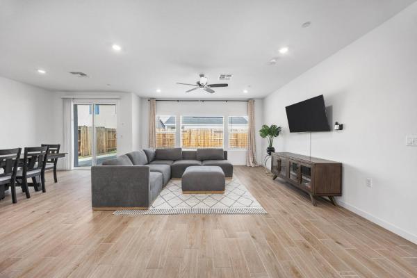 Serenity House- Newly Built, Peaceful Stay - Bakersfield, CA