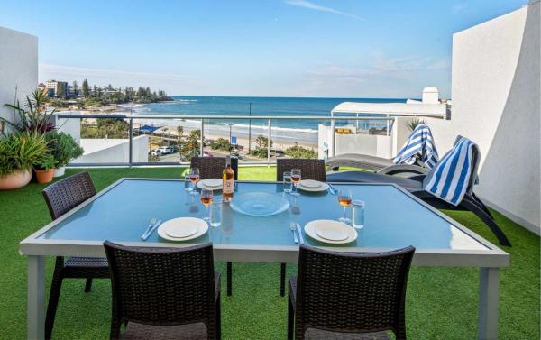 Top Floor Unit With Private Rooftop Terrace - Caloundra