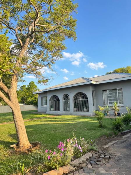 Sashmc Flair Guesthouse - Klerksdorp