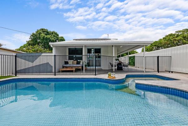 The Boho Casa - Beachside Retreat With Pool - Darwin