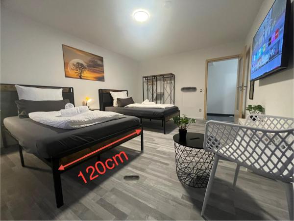 Stn Kocherwald Suite - Ferienwohnung Mit 4 Schlafzimmer, 8 Big Beds, Parkplatz & Balkon, Highspeed Wlan, Netflix Premium, Zentral Zu Audi & Schwarz Gruppe - Bad Friedrichshall